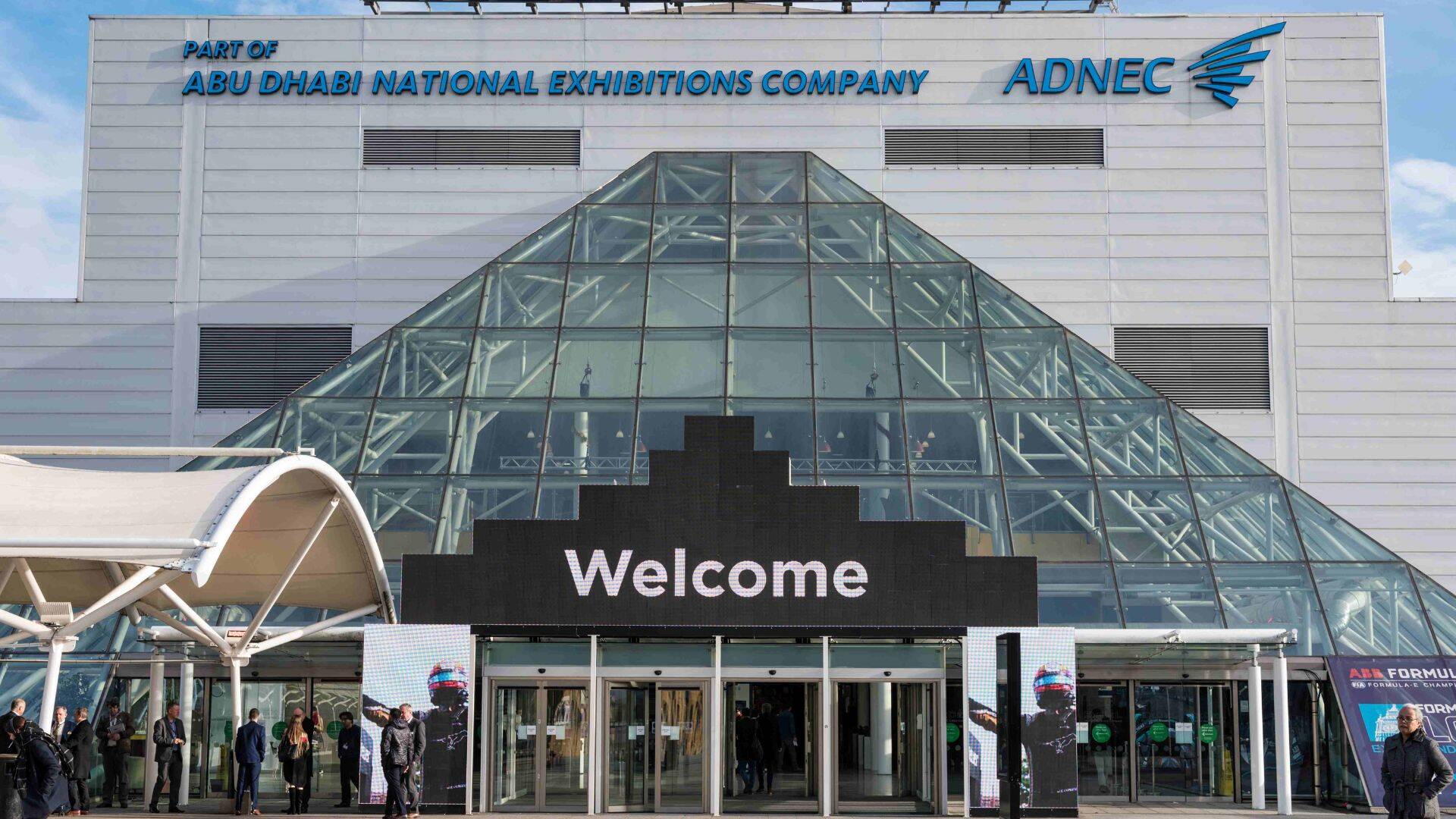 Waifumia hot she cleaned me up and gave me a nice embrace