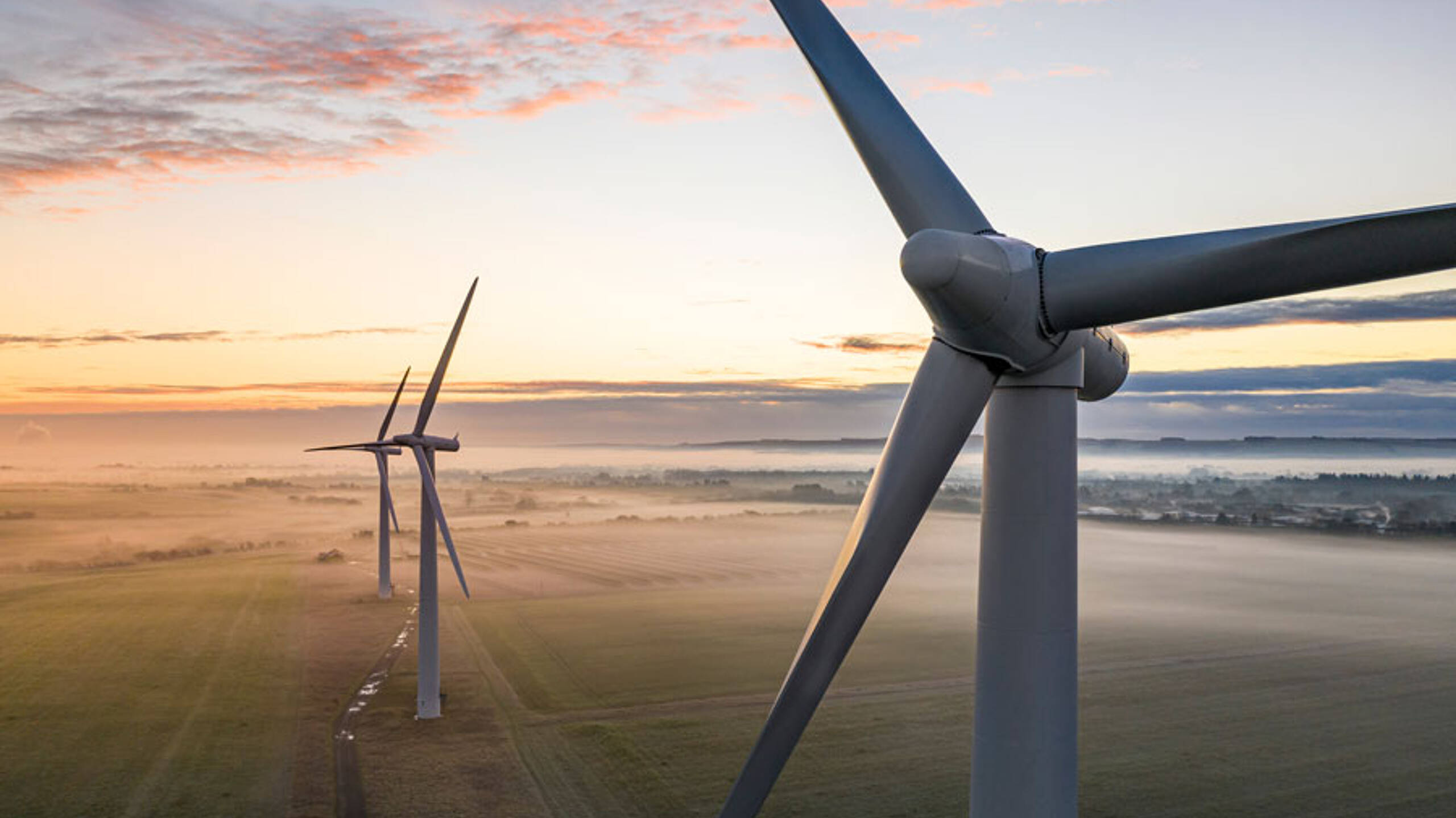 UK Aims to Double Onshore Wind Capacity by 2030 - New Government Task Force