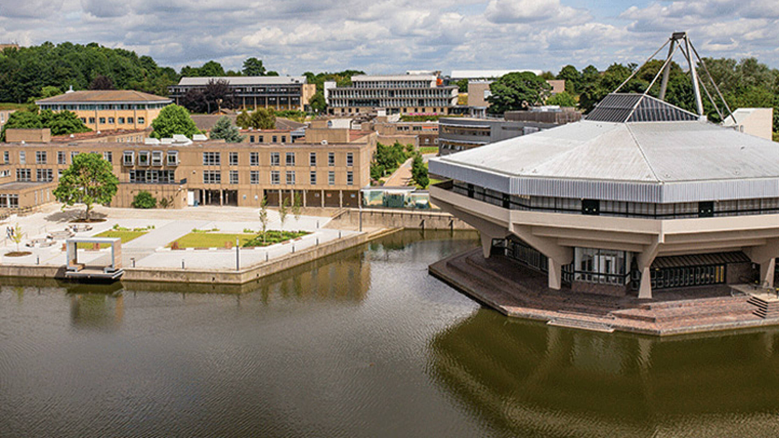 6 in 10 UK universities failing to cut carbon emissions in line with ...