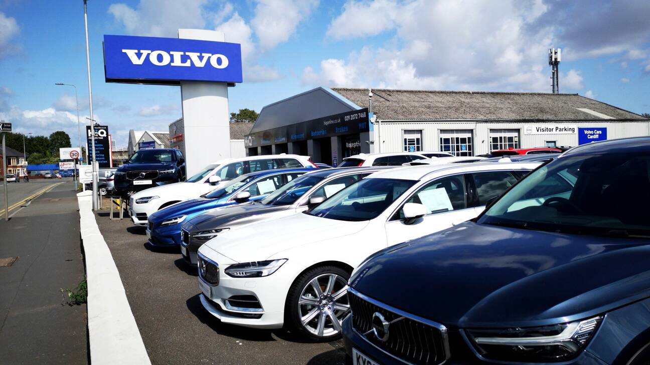 Volvo Adjusts Electric Car Sales Goal to 90-100% by 2030