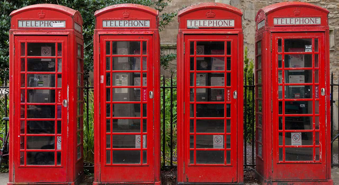 Iconic phone boxes turned into on-the-go offices - Springwise
