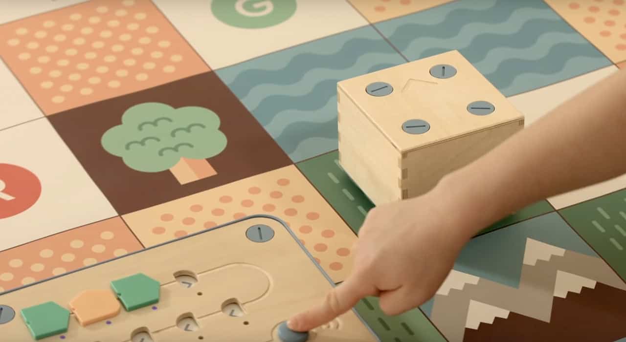 Plywood programming toy helps children learn about coding - Springwise